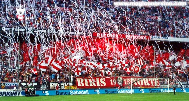 El Sevilla prohíbe las pancartas de Biris Norte en el Pizjuán y fuera ...